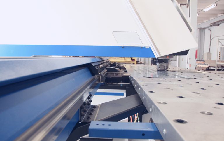 Punching. Sheet metal working in large quantities - CNC24